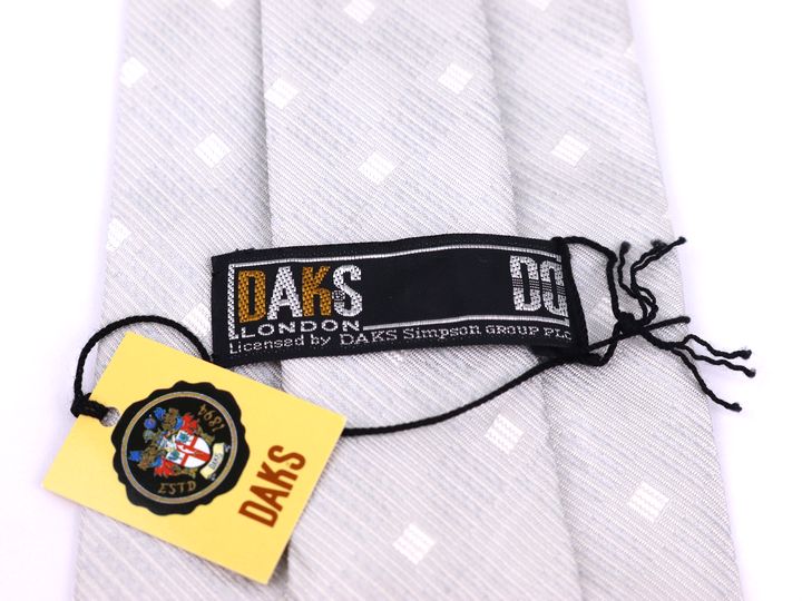 ダックス ブランドネクタイ スクエアドット柄 高級 シルク 未使用 メンズ グレー DAKS 【中古】｜DAKS｜店舗買取｜フォーマルスーツ/小物＞ネクタイ｜USEDのアパレル通販サイト ...