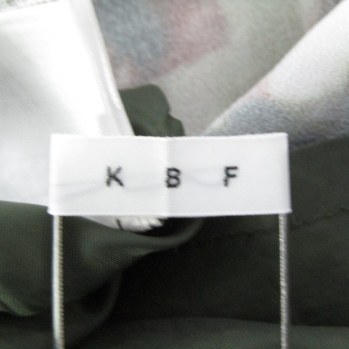 ケイ・ビイ・エフ フレアスカート ボトムス レディース Fサイズ レッド×ホワイト KBF 【中古】｜KBF｜店舗買取｜スカート＞スカート｜USEDのアパレル通販サイト - SMASELL（スマセル）